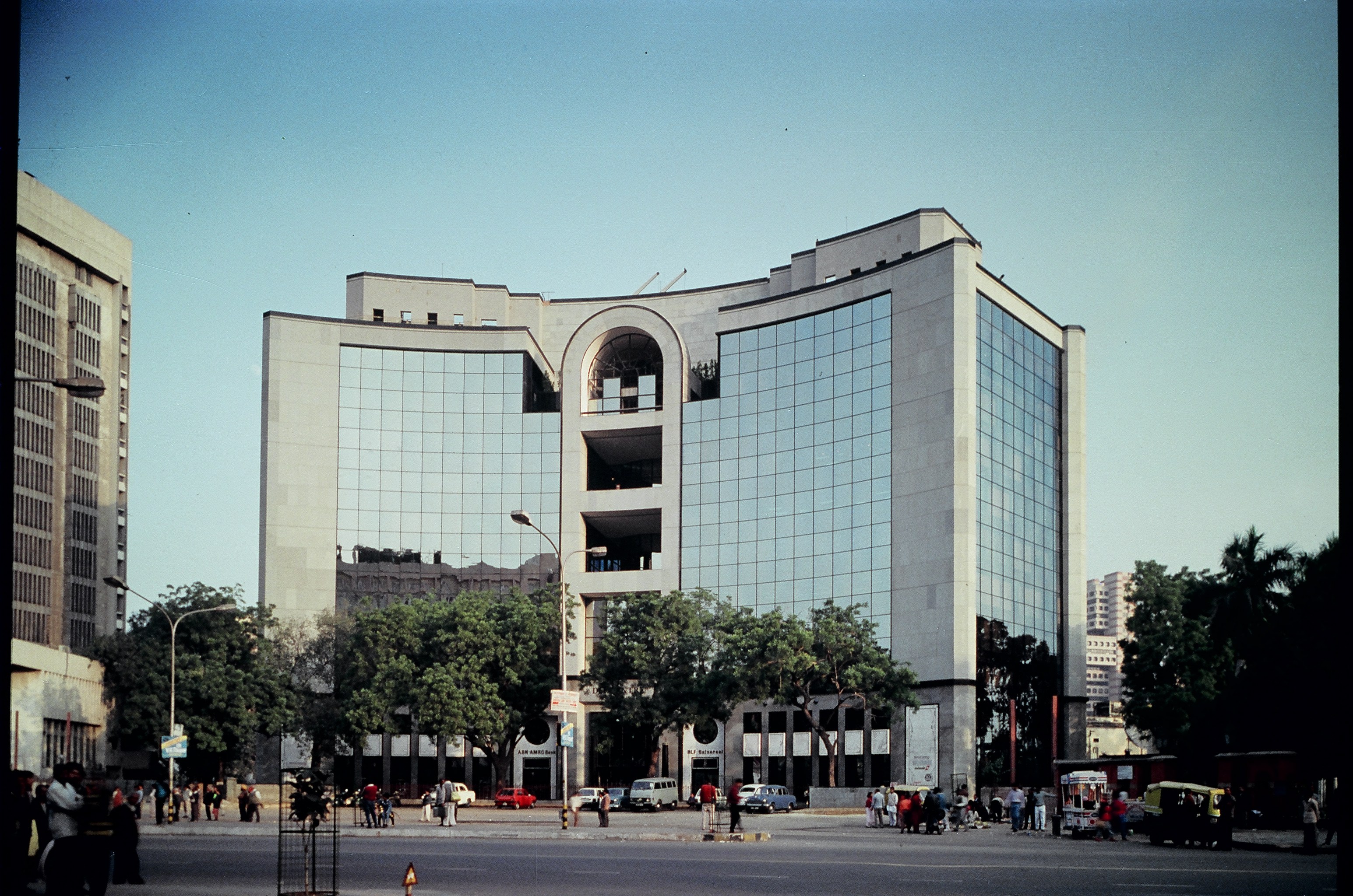 DLF Center Delhi | Luxury Office spaces In Delhi